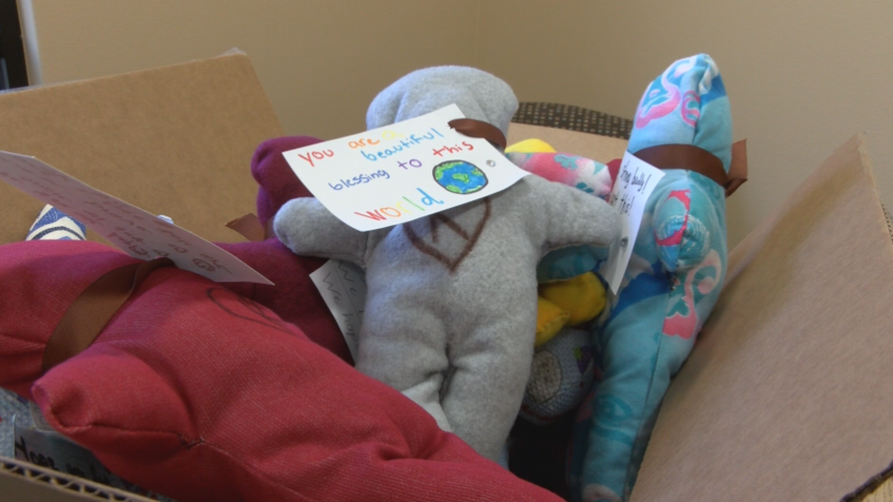 Elementary students make trauma dolls to give to other kids | KEPR