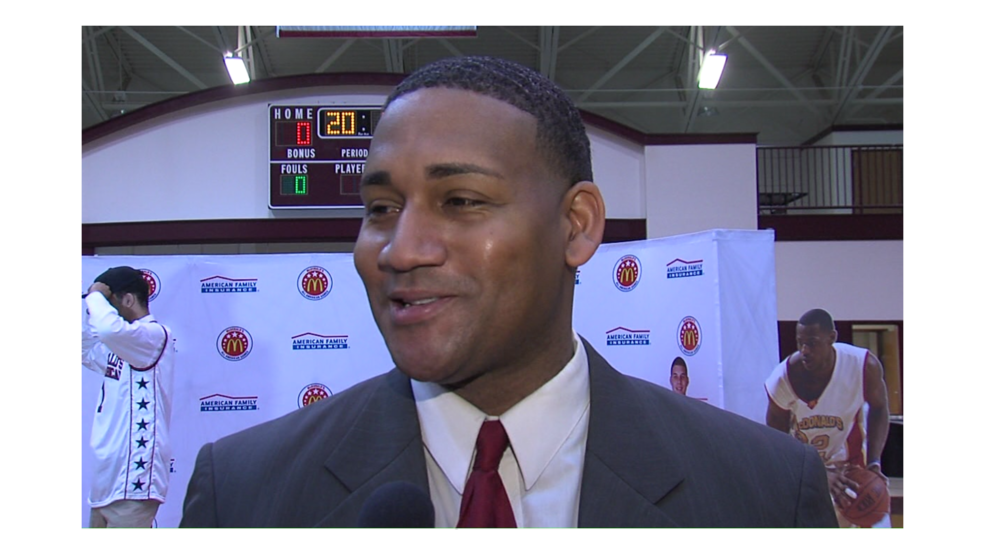VES basketball coach Curtis Staples to step down after season | WSET